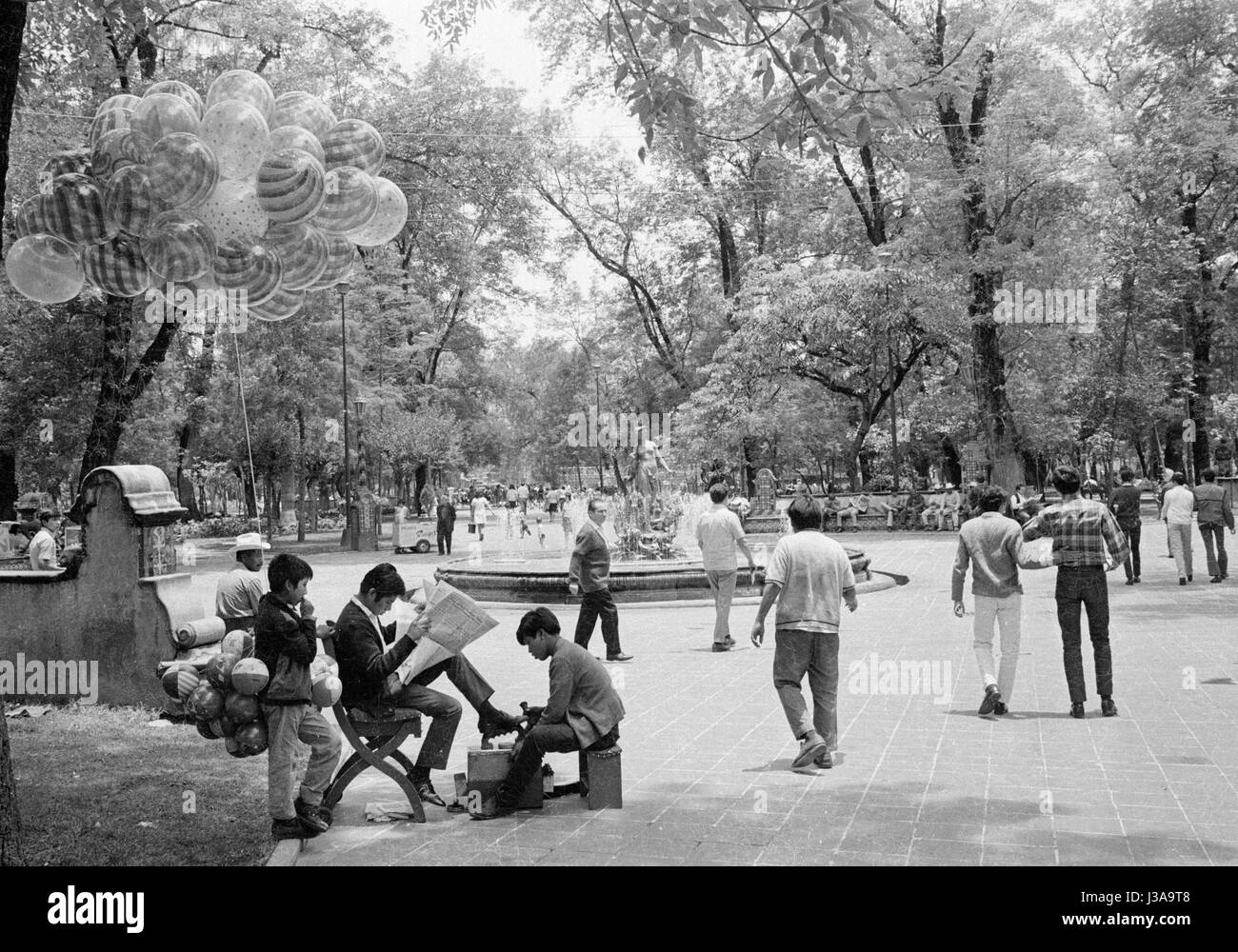 Center small Black and White Stock Photos & Images - Alamy