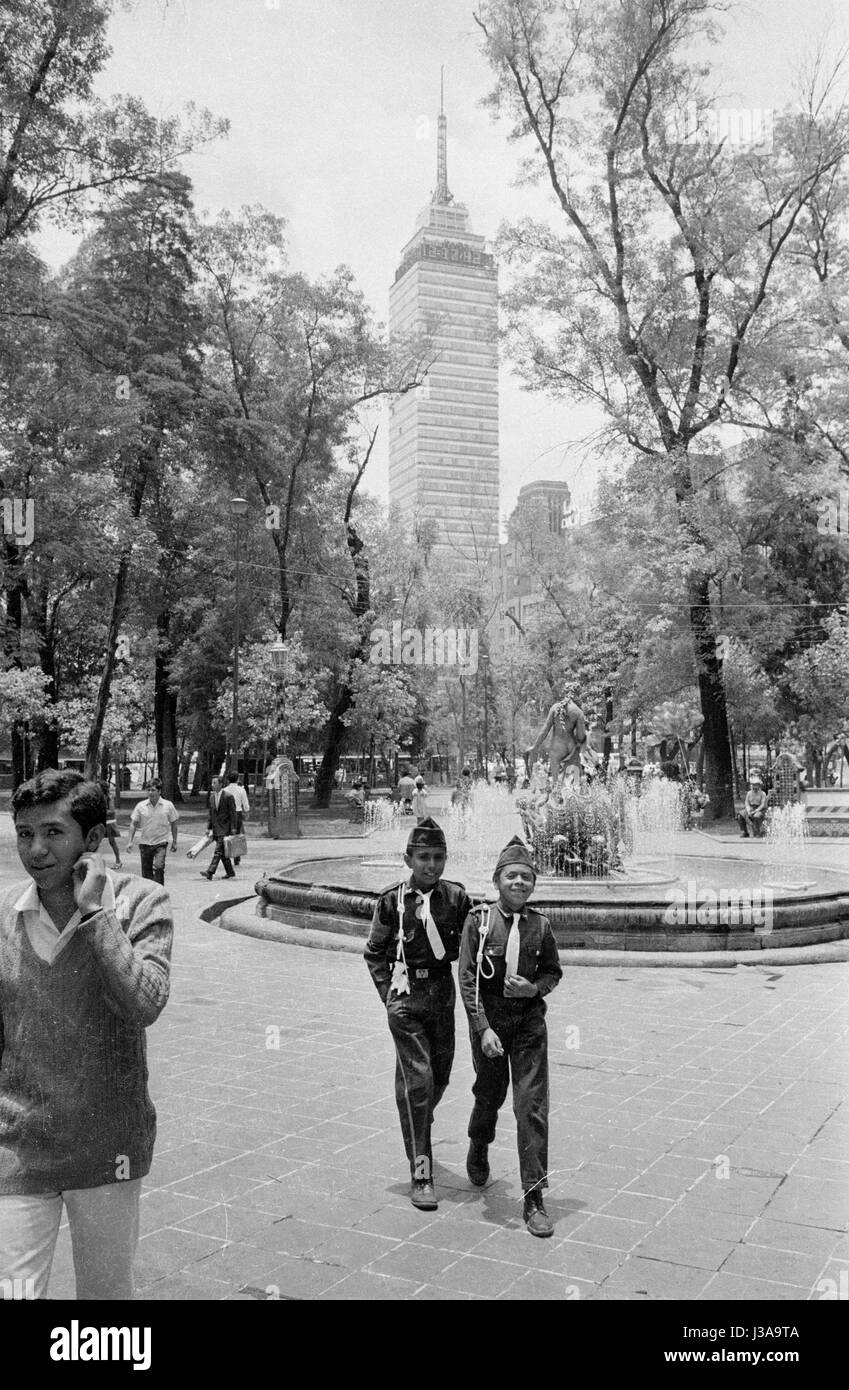 Center small Black and White Stock Photos & Images - Alamy