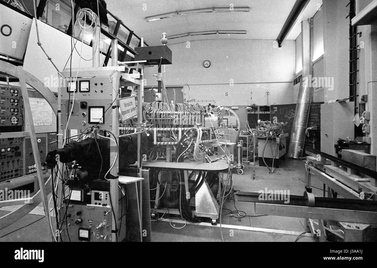 Laboratory at IPP in Garching, 1970 Stock Photo - Alamy