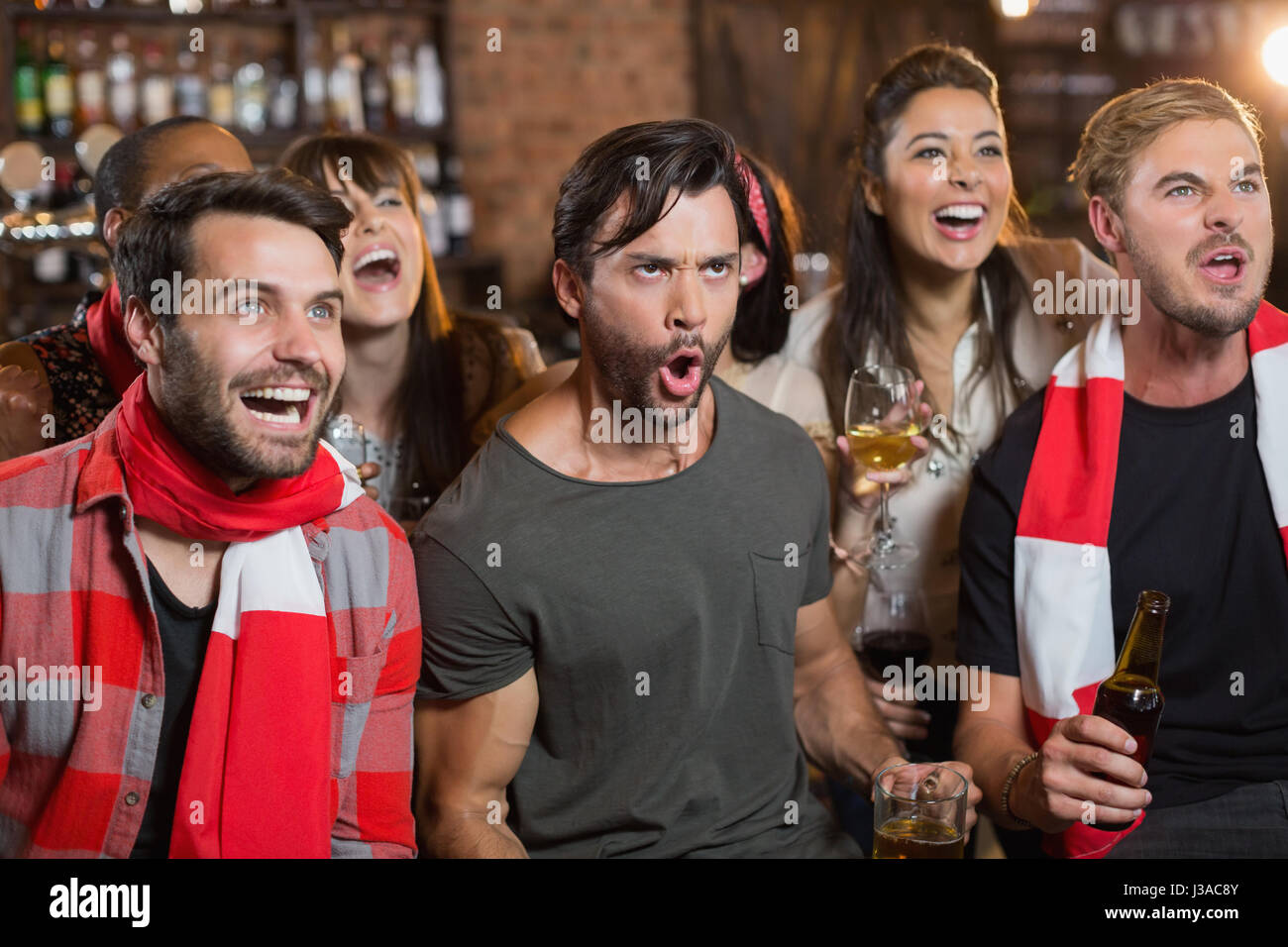 Pub bar shouting hi-res stock photography and images - Alamy