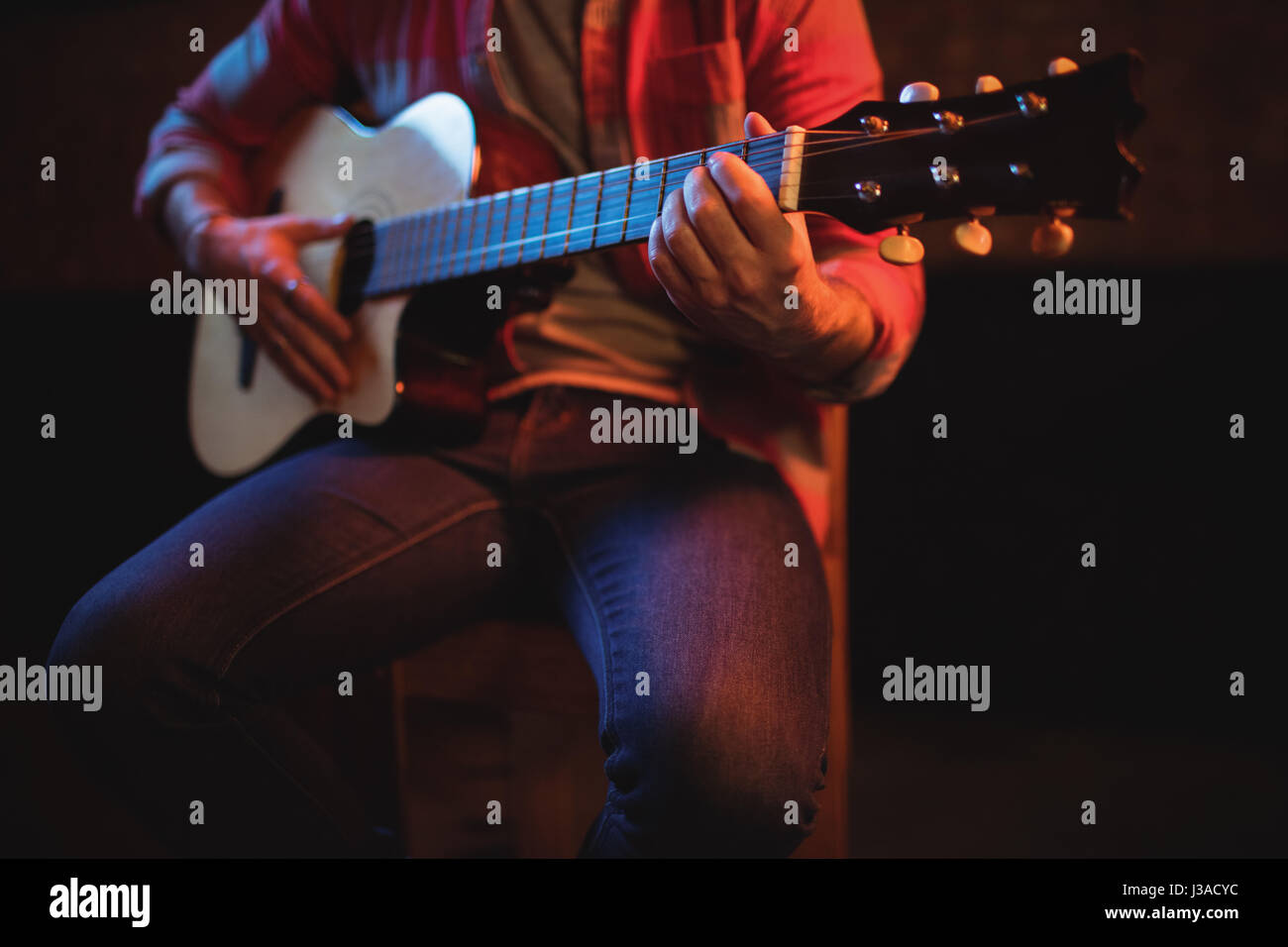Stringed section hi-res stock photography and images - Alamy