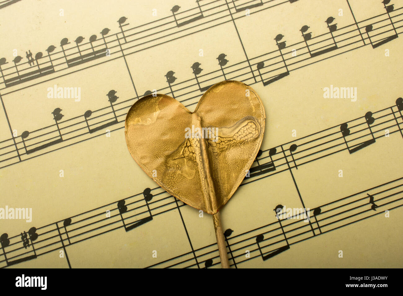 Music notes and heart shaped icon Stock Photo - Alamy