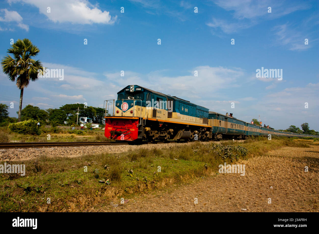 A passenger train at Kaliganj. Gazipur, Bangladesh Stock Photo - Alamy