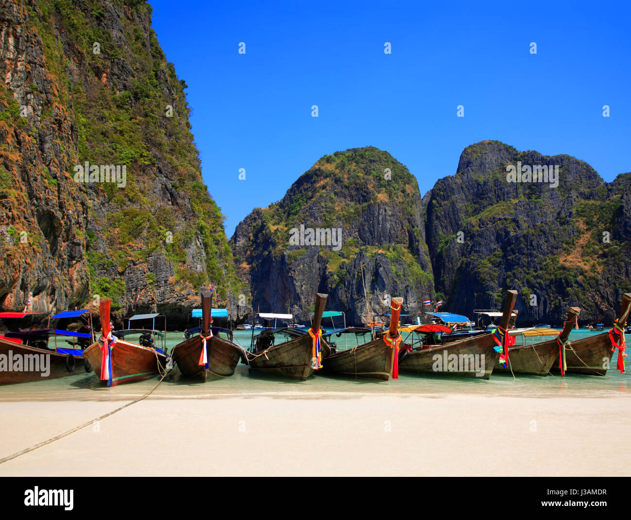 Maya Bay, Ko Phi Phi Leh Island, province Krabi, Andaman Sea, Thailand Stock Photo - Alamy