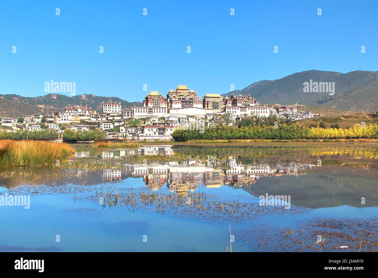 Songzanlin Temple also known as the Ganden Sumtseling Monastery, is a ...