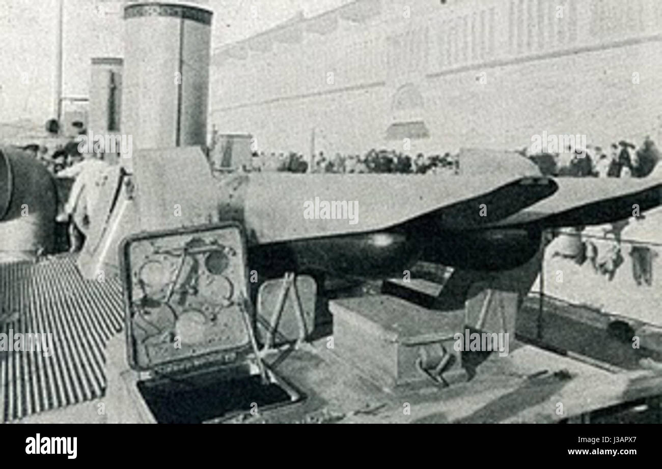 The 'Detalle lanzatorpedos' refers to a detailed depiction of a torpedo ...