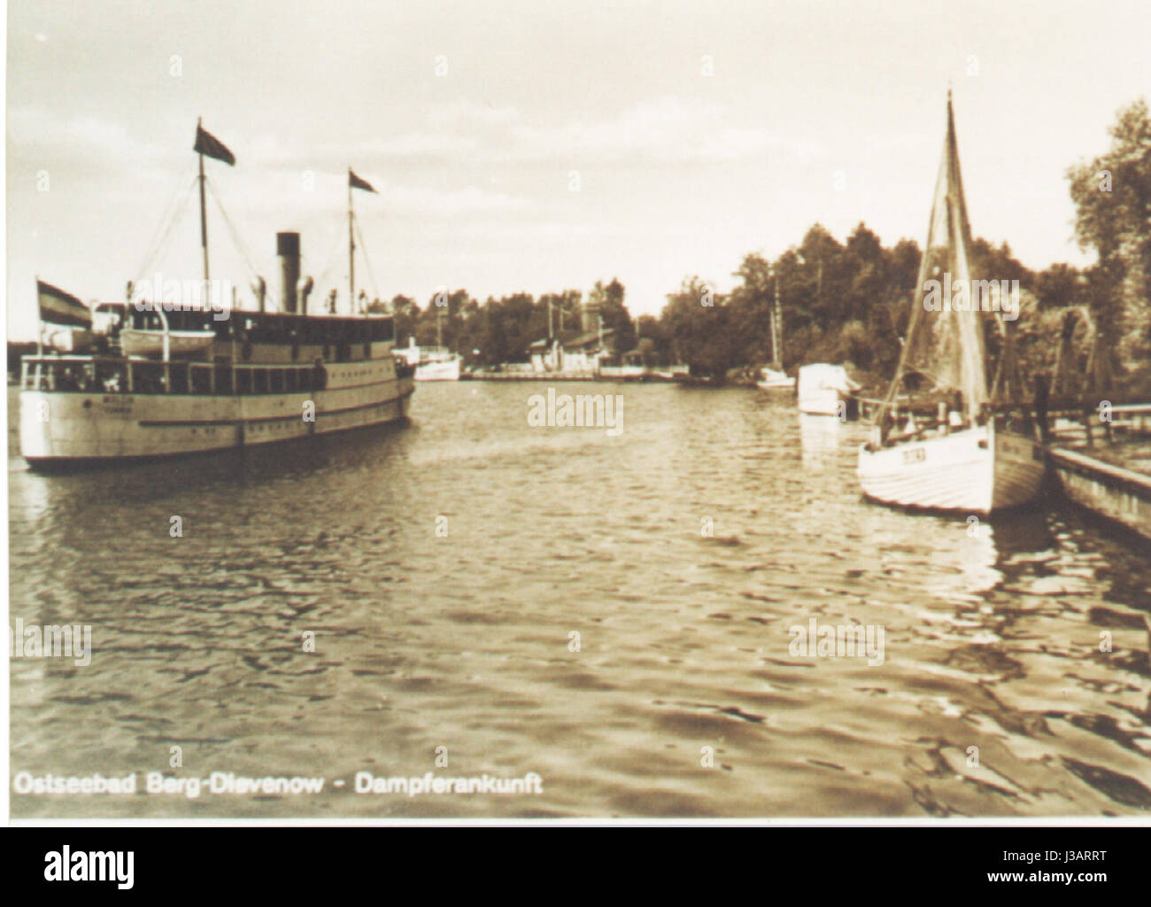 The image shows the arrival of a steamship in the port of Dievenow, a ...