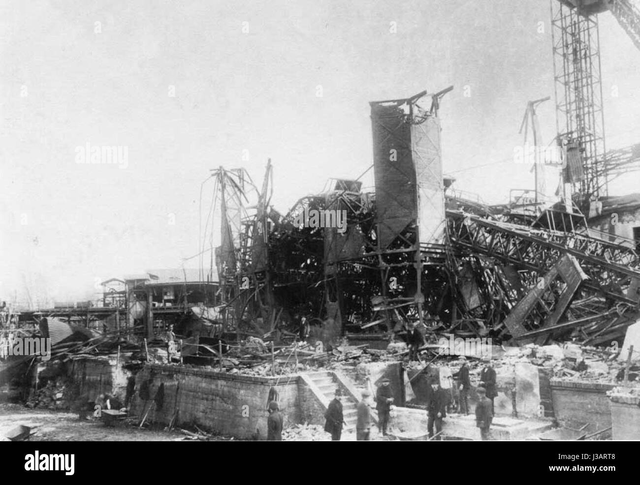 7 disaster Black and White Stock Photos & Images - Alamy