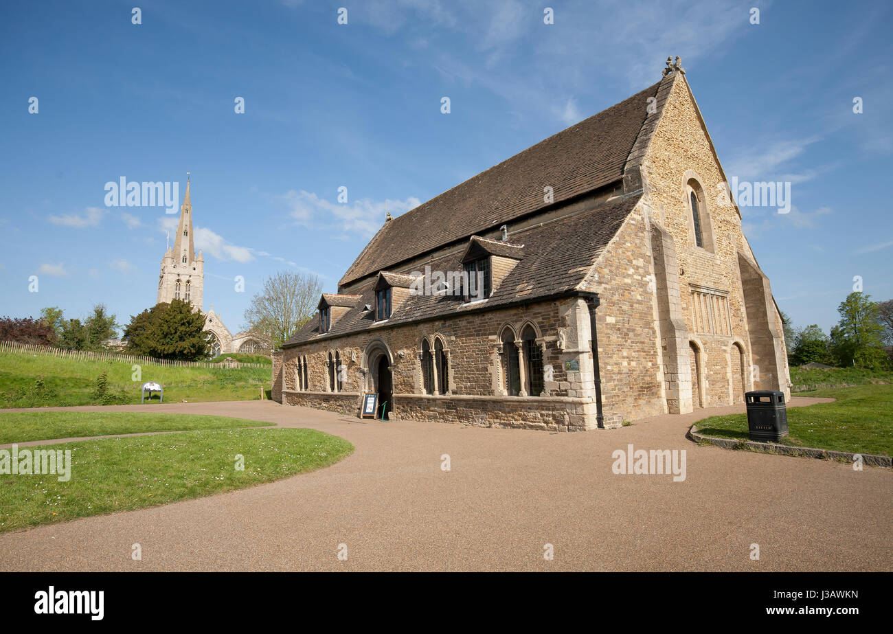 Oakham,UK,4th May 2017,Blue skies over Oakham Castle in Rutland after a ...