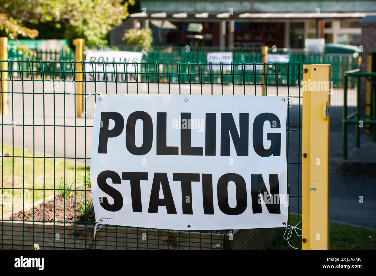 Polling stations scotland hi-res stock photography and images - Alamy