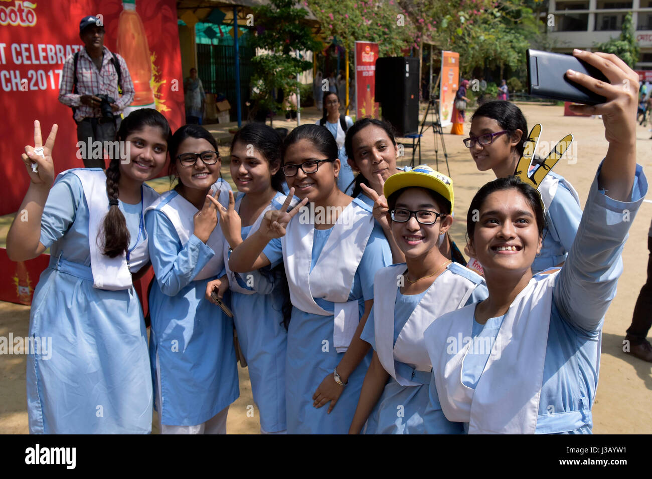 Dhaka, Bangladesh. 04th May, 2017. Bangladeshi students take photo with ...