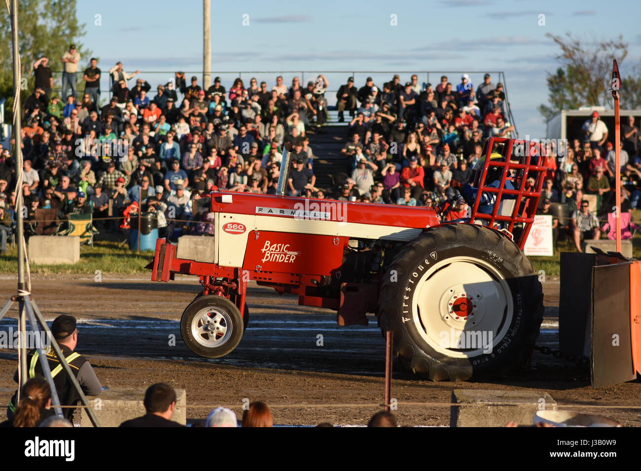 Farmall Pulling Power Stock Photo - Alamy