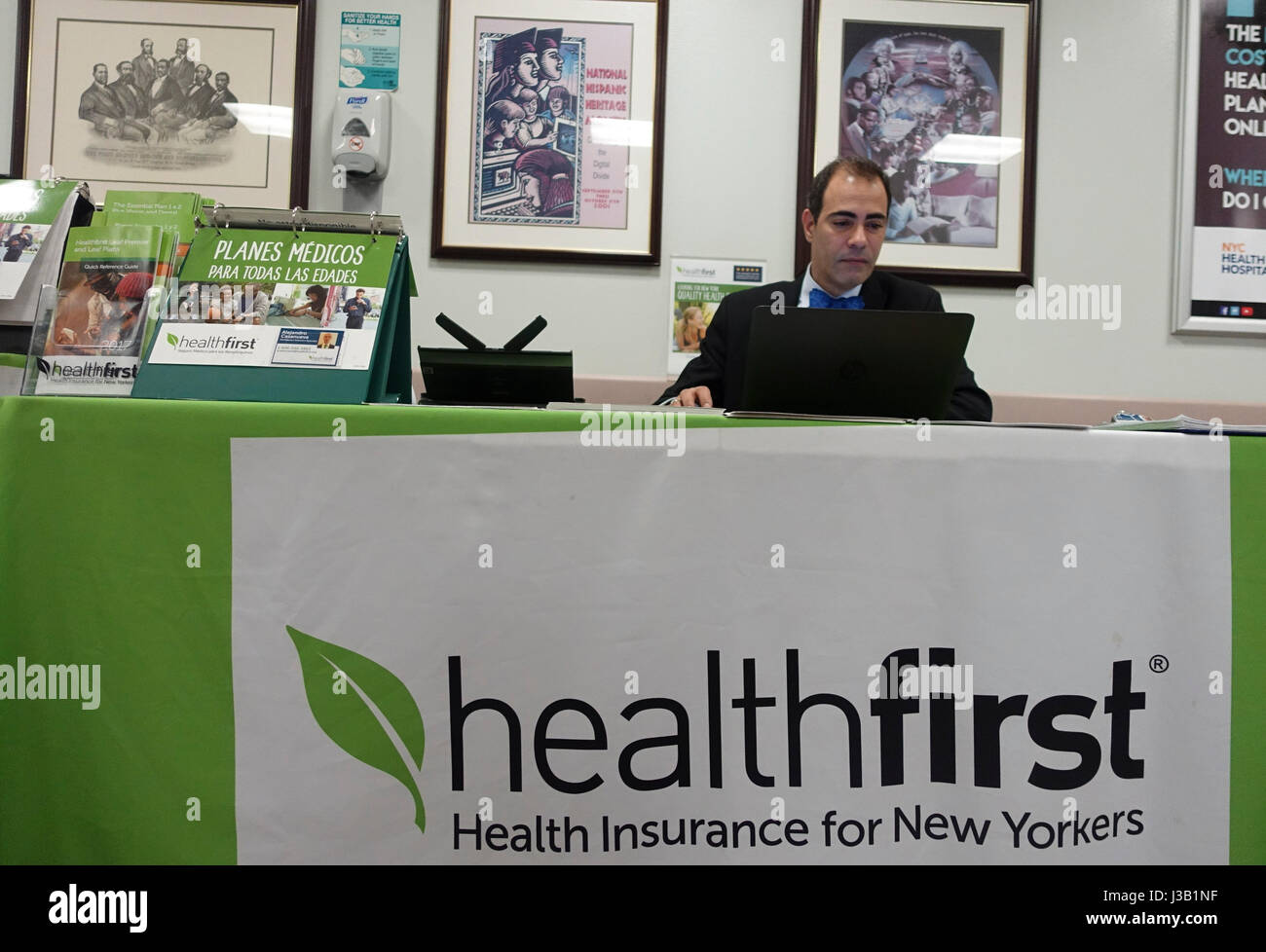 Insurance representatives hi-res stock photography and images - Alamy