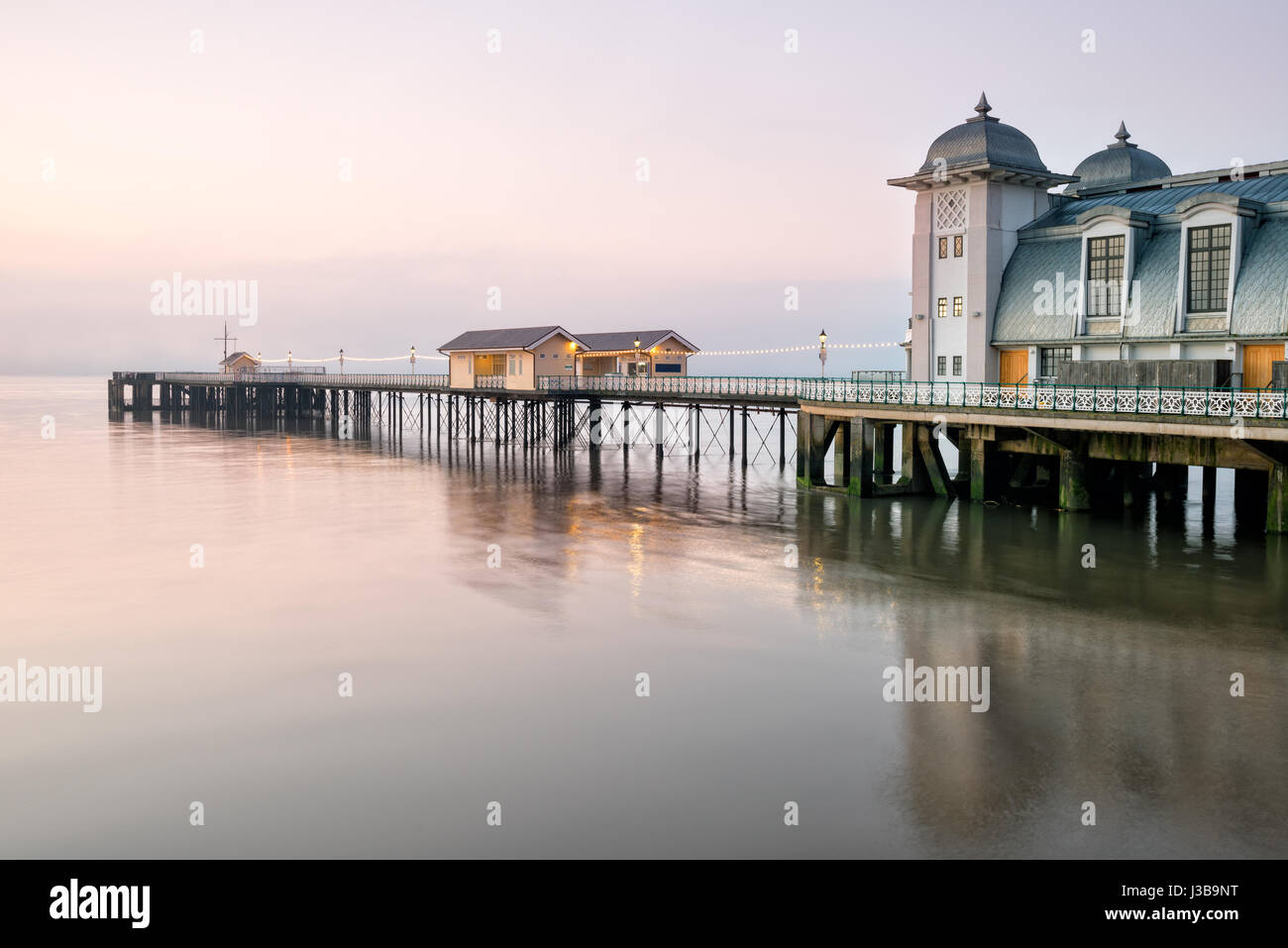 Cardiff sunset hi-res stock photography and images - Alamy