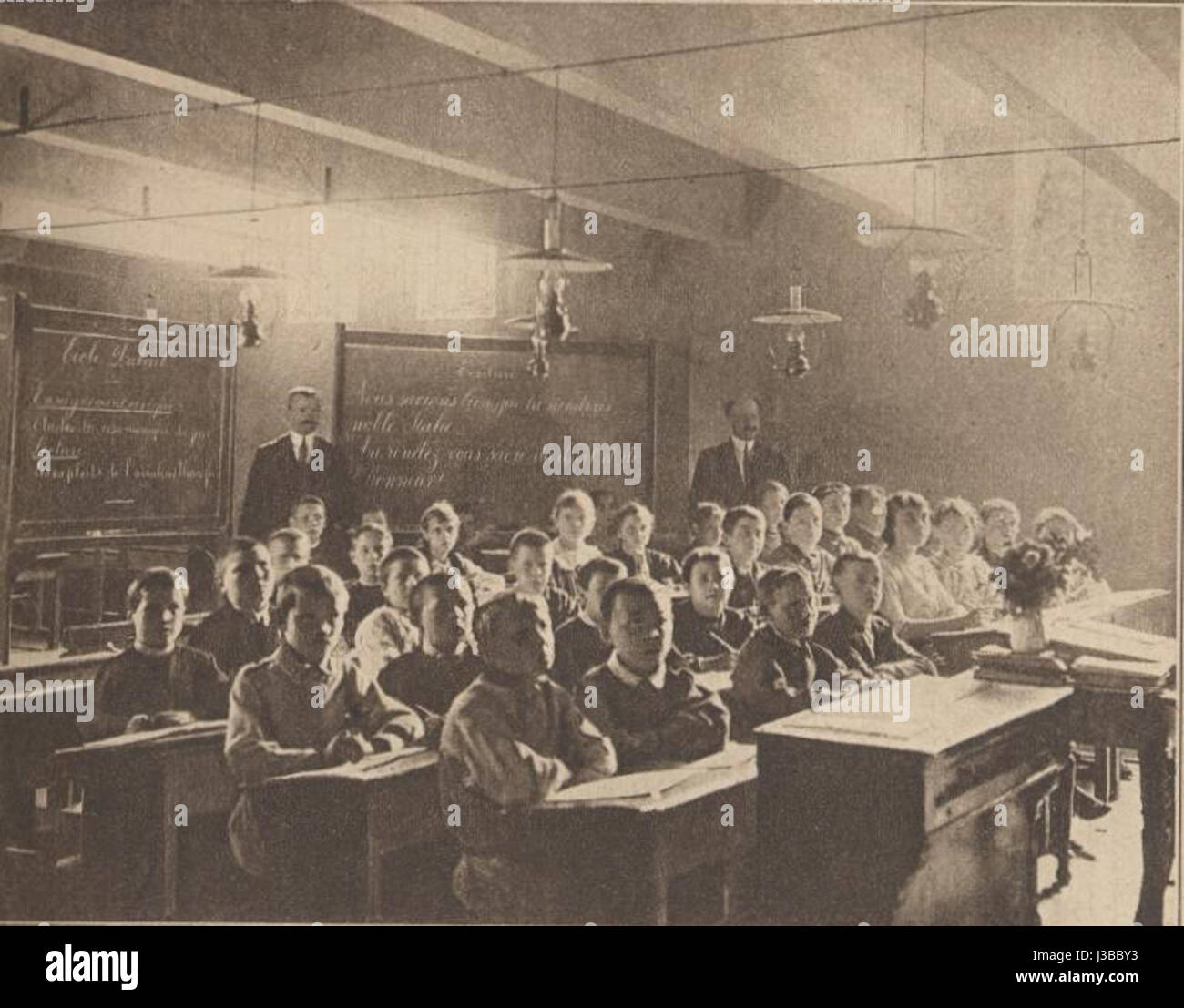 An image depicting the underground school (Ecole souterraine) in Reims ...