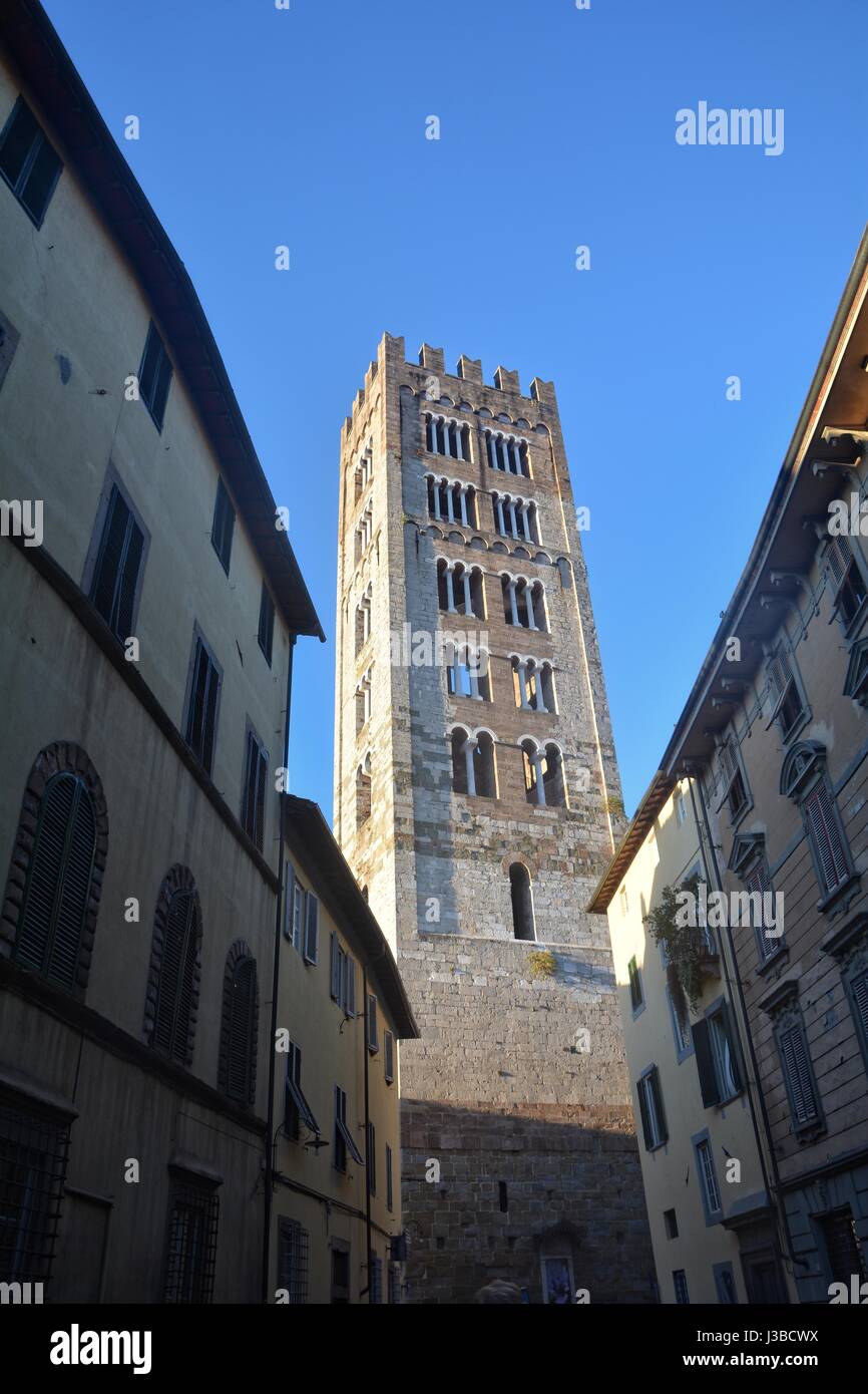 Medieval tower and building in the city Lucca, Italy Stock Photo - Alamy