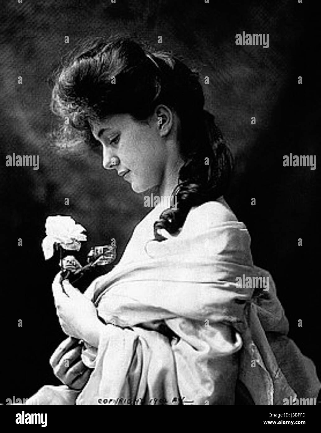 Evelyn Nesbit was a famous American model and chorus girl, known for ...