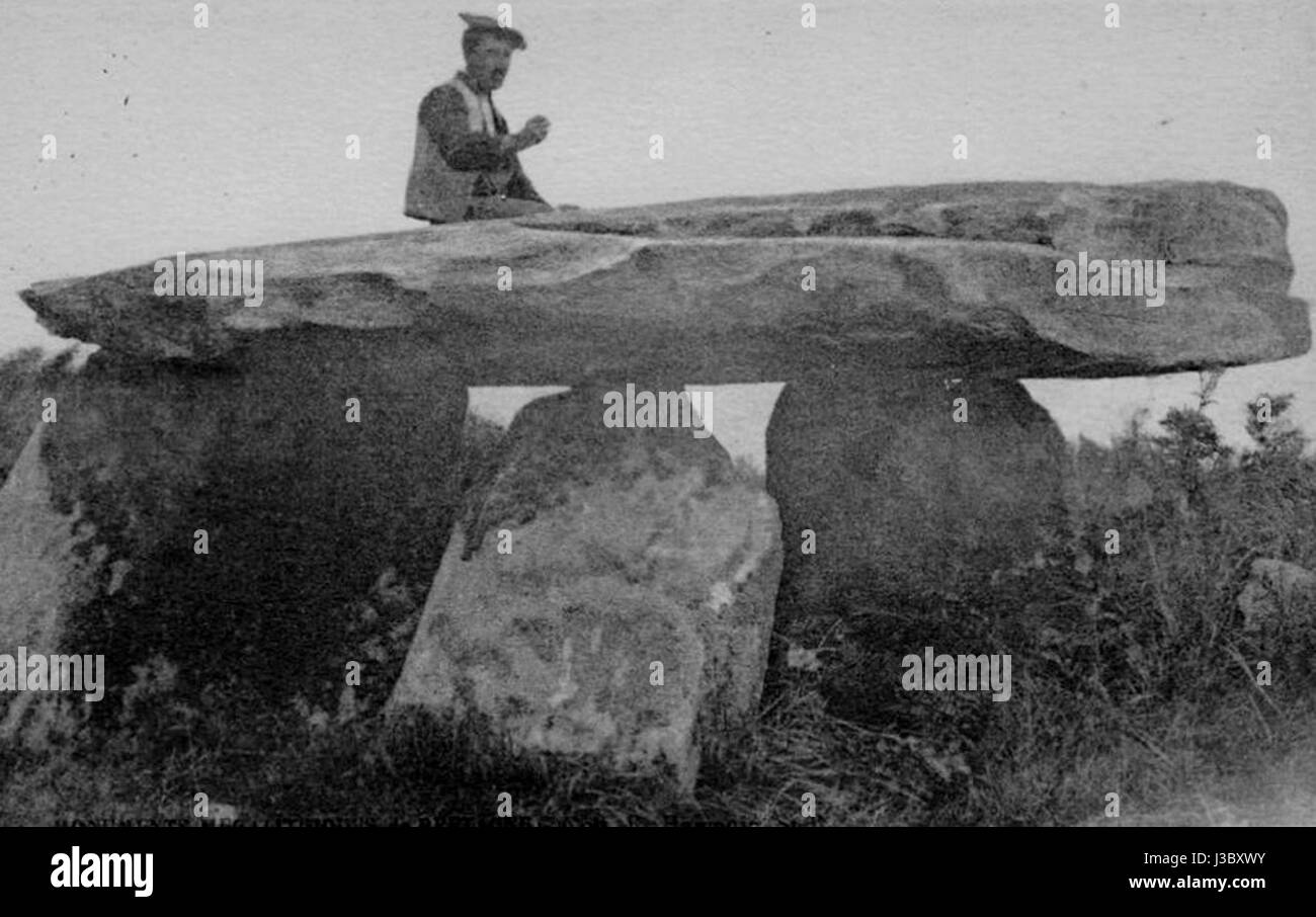 Dolmen remains prehistoric hi-res stock photography and images - Alamy