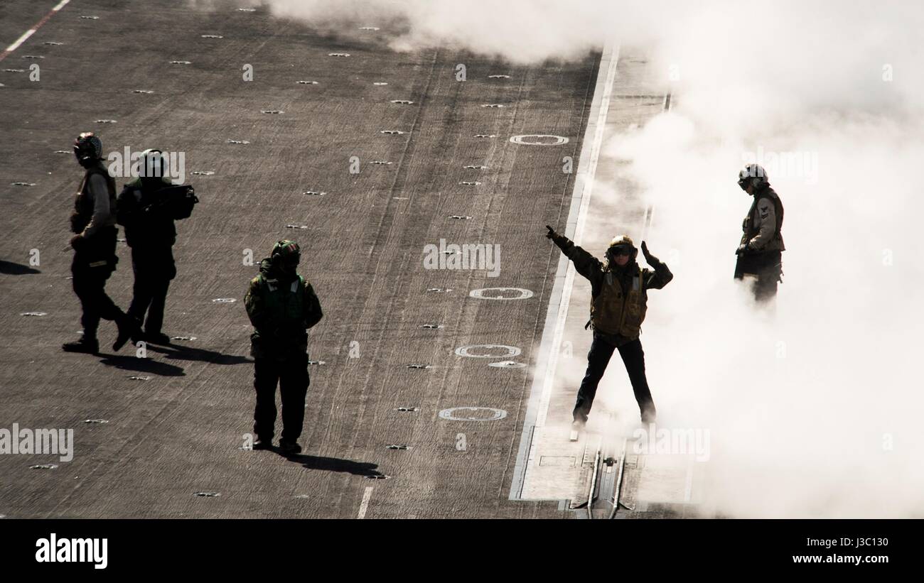 U s navy uss carl vinson flight deck flight operations hi-res stock ...