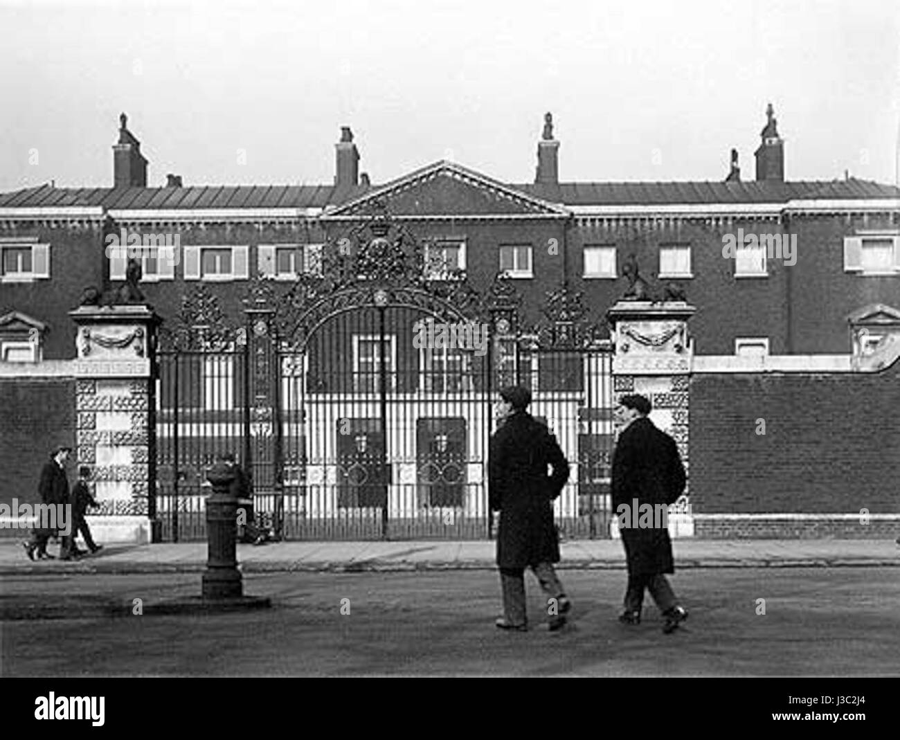 1900's england house Black and White Stock Photos & Images - Alamy