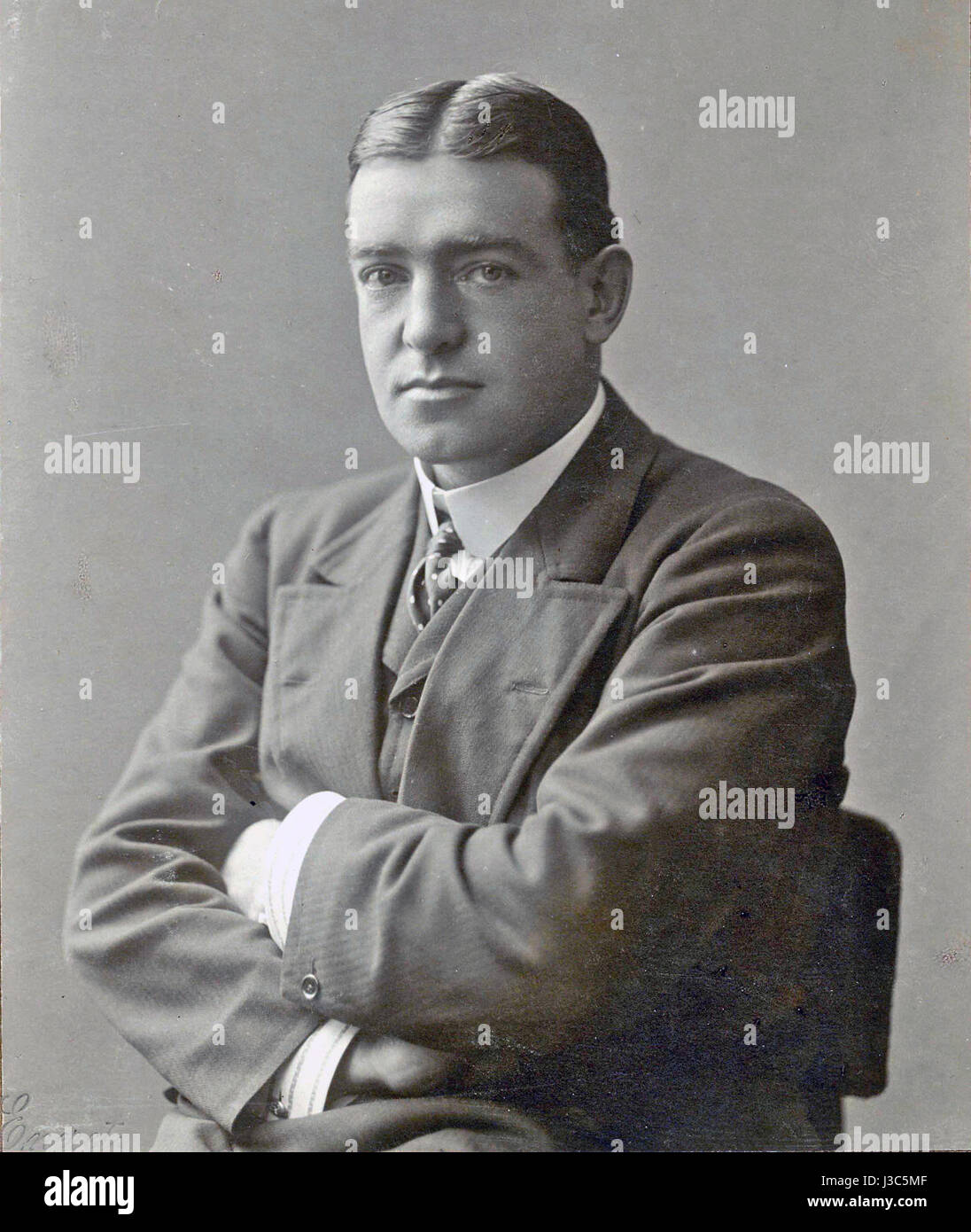 Ernest shackleton portrait hi-res stock photography and images - Alamy