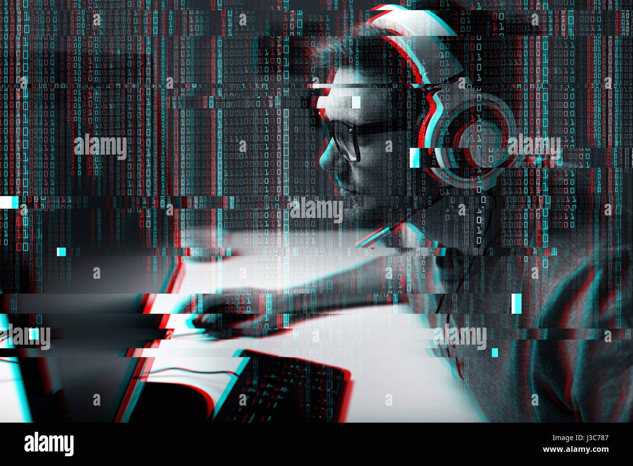 Man in headset playing computer hi-res stock photography and images - Alamy