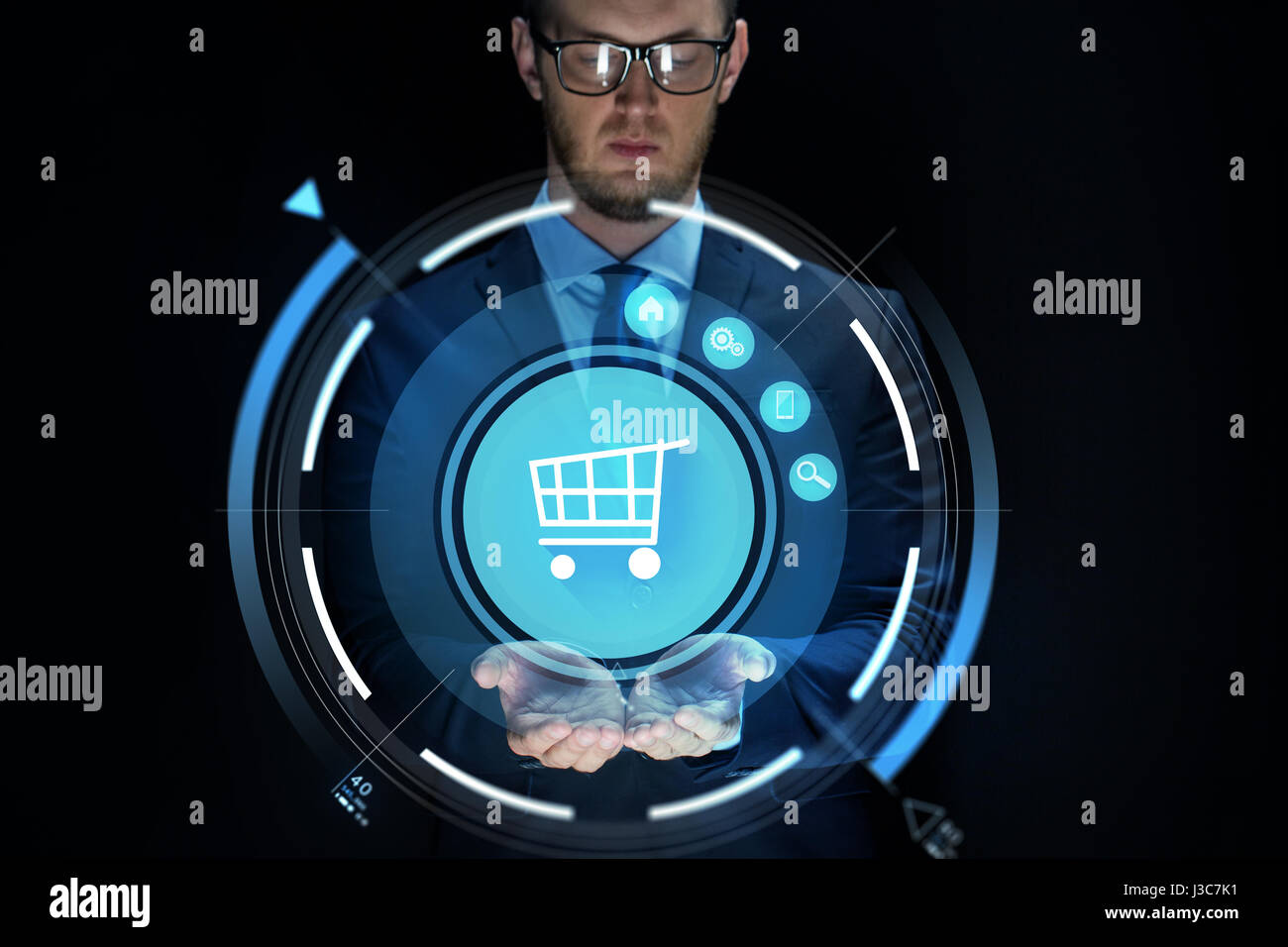 Virtual shopping cart hi-res stock photography and images - Alamy