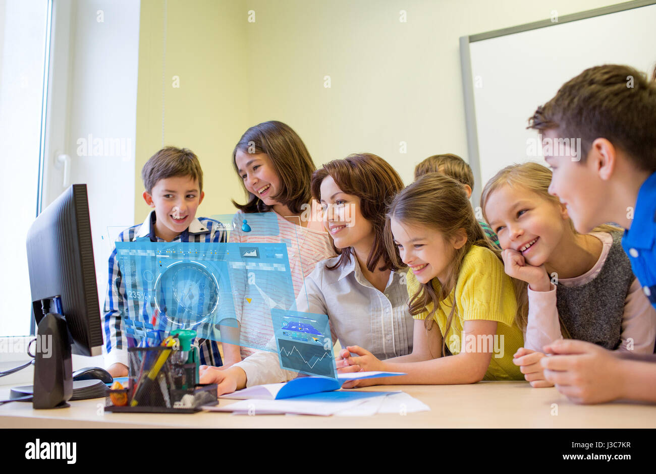 Kids computer school hi-res stock photography and images - Alamy