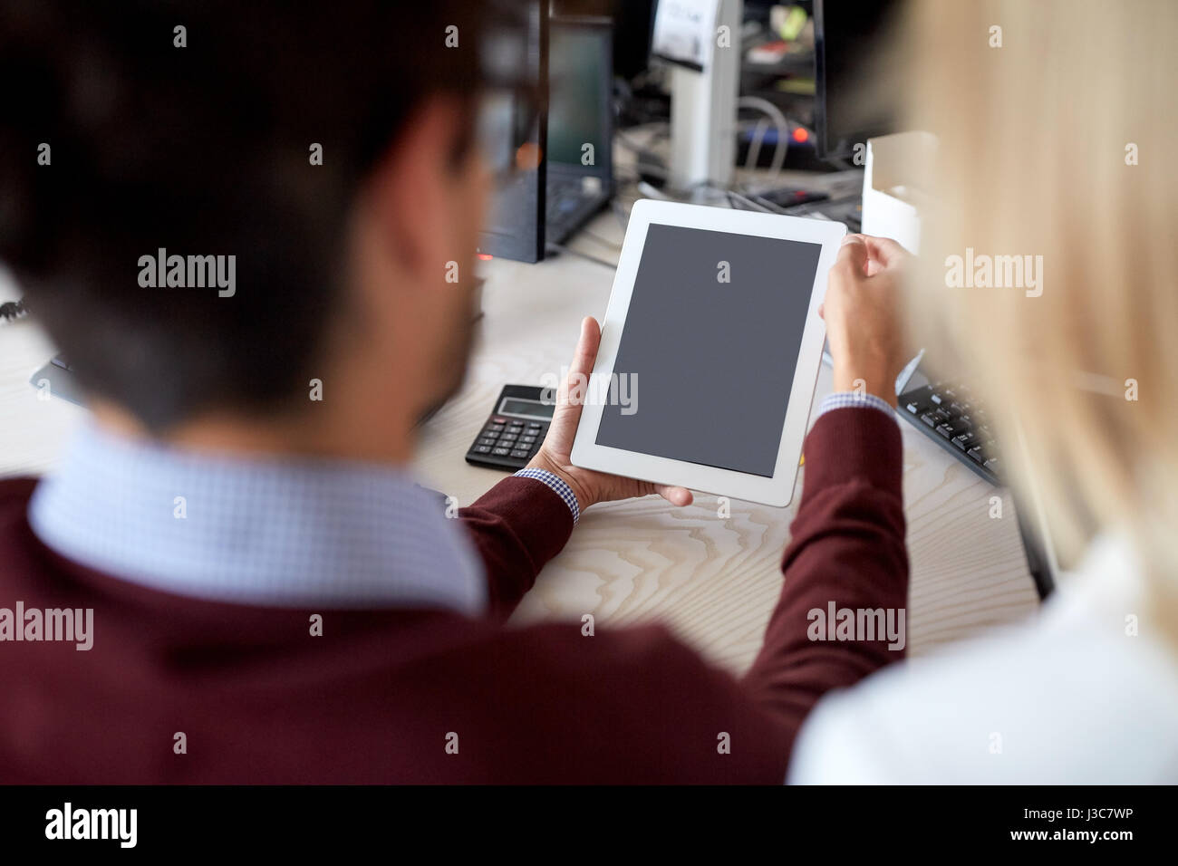 Office team people tablet hi-res stock photography and images - Alamy