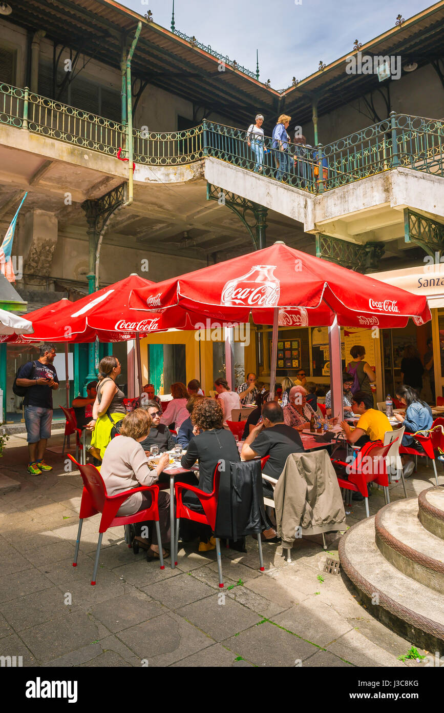Bolhao Market Porto Portugal, visitors to the famous Mercado do Bolhao ...