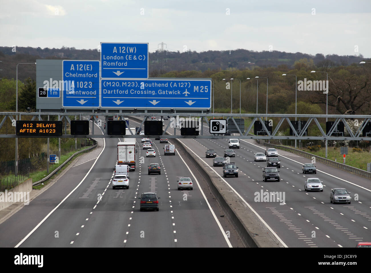 M25 Motorway Road Signs Junction High Resolution Stock Photography and ...