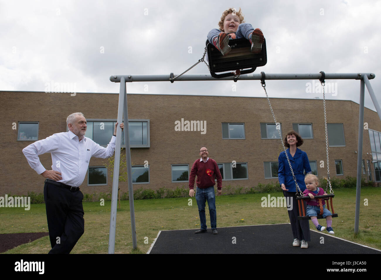 Labour leader Jeremy Corbyn with Labour candidate for Oxford East ...