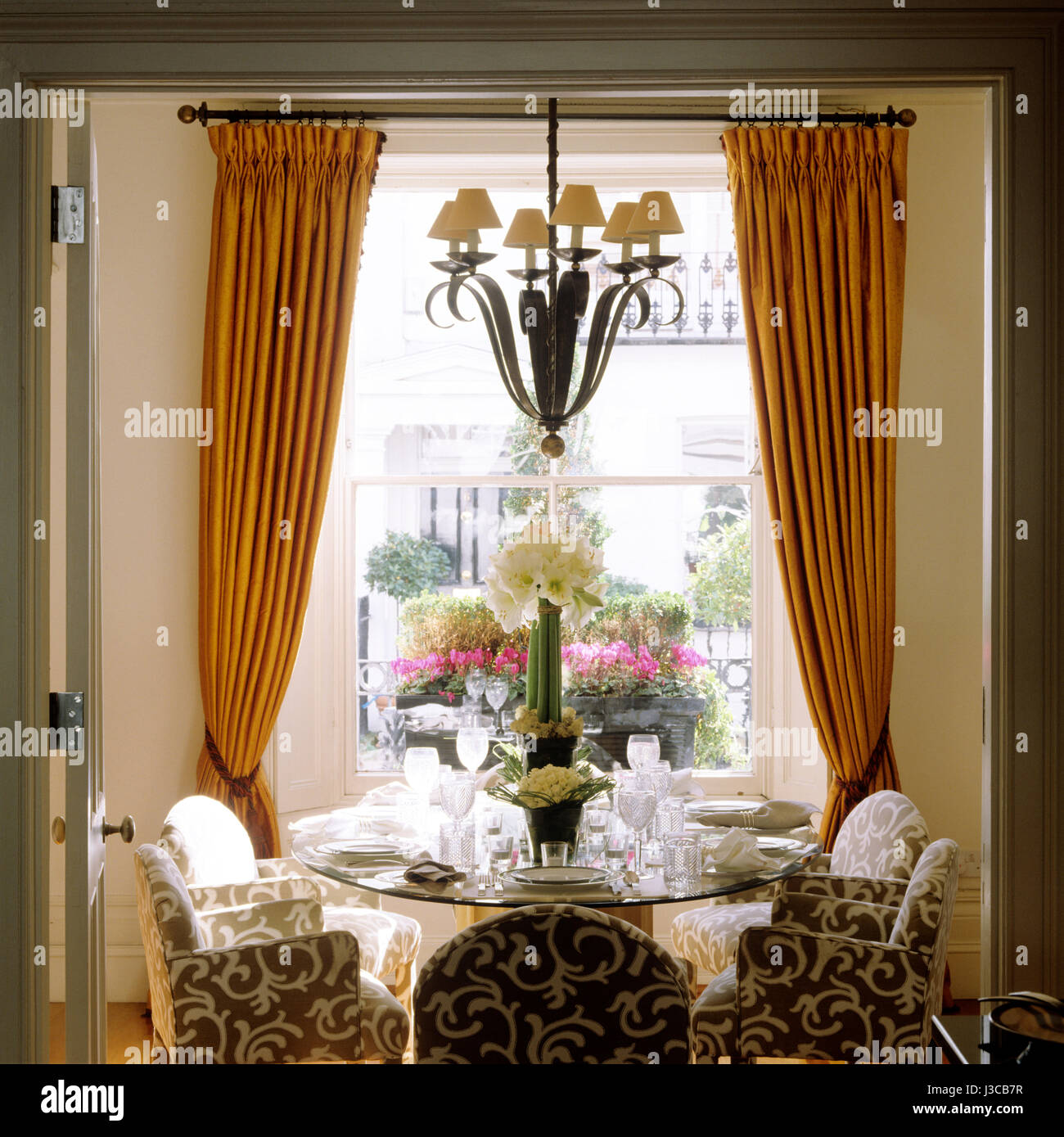 Primrose hill house of London restauranteur with1940s flavour and ...