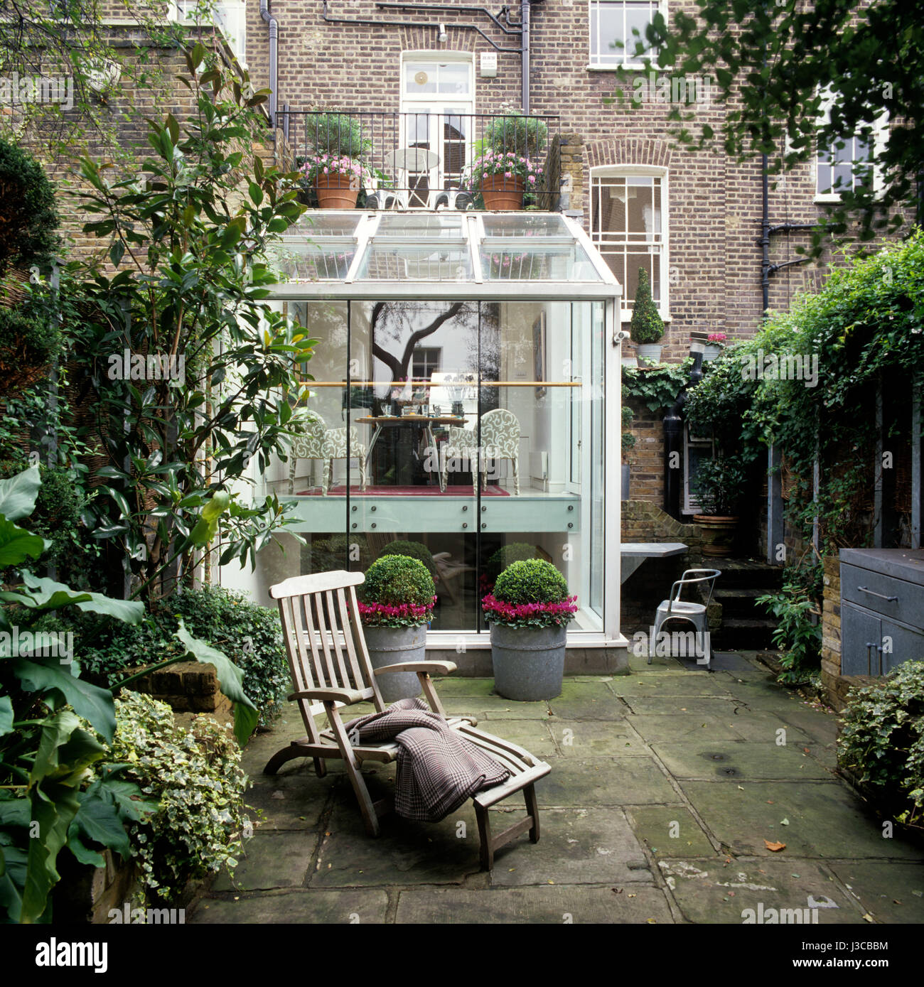 Primrose hill house of London restauranteur with1940s flavour and ...