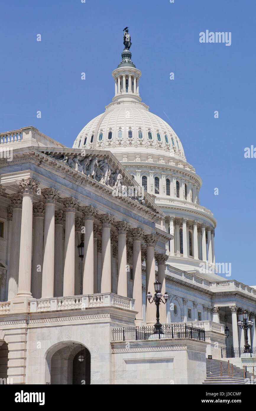 Washington dc us capitol building spring hi-res stock photography and ...