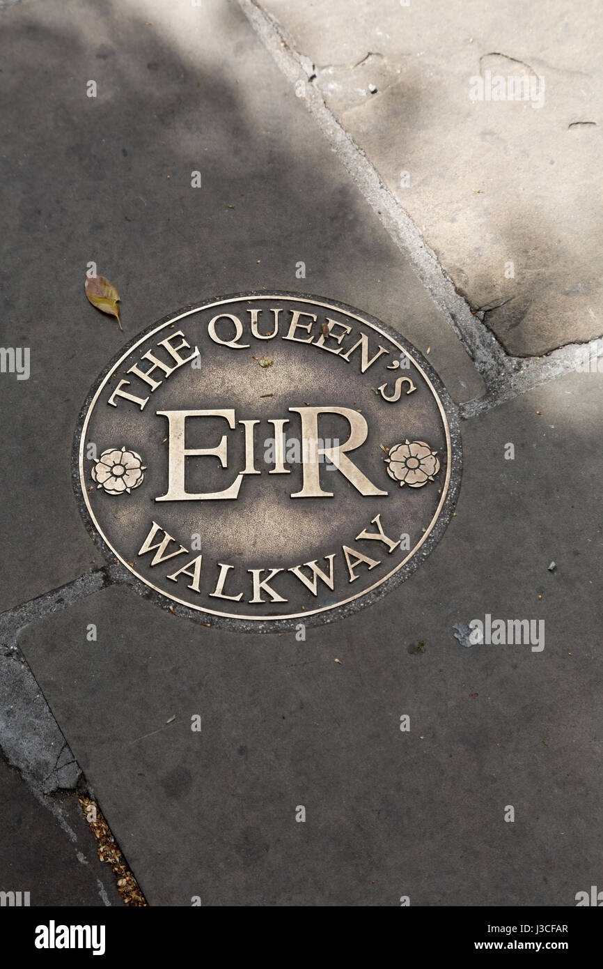 The Queen's Walkway Windsor Stock Photo - Alamy