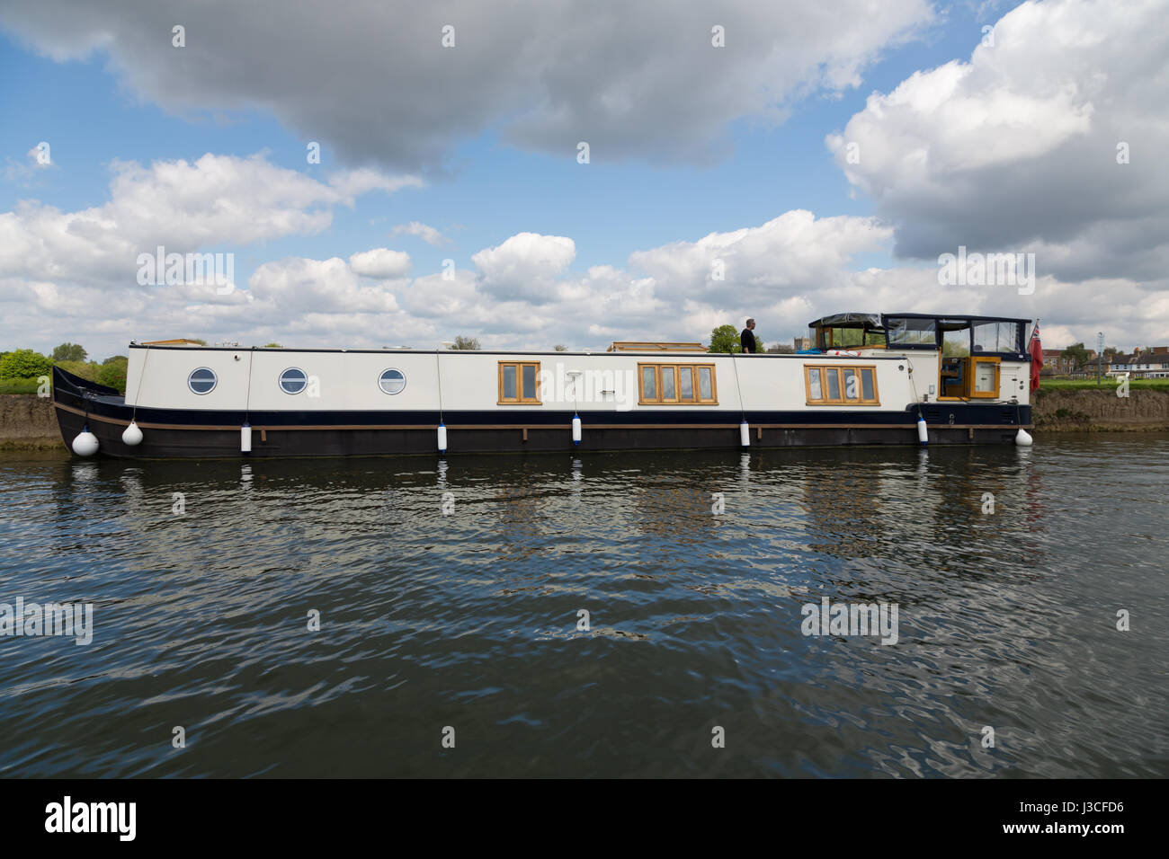 River thames windsor hi-res stock photography and images - Alamy