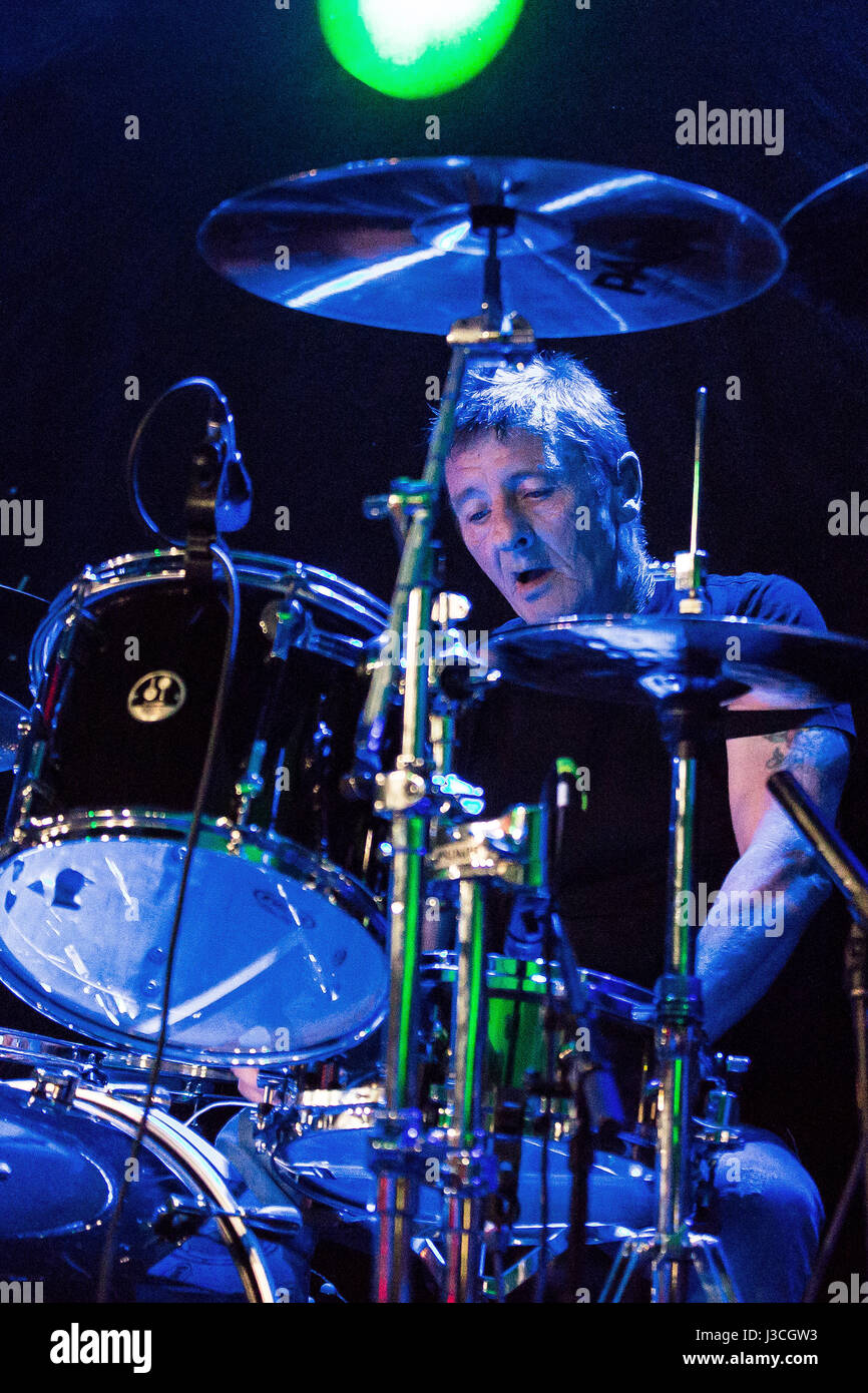 Phil rudd of ac dc hi-res stock photography and images - Alamy