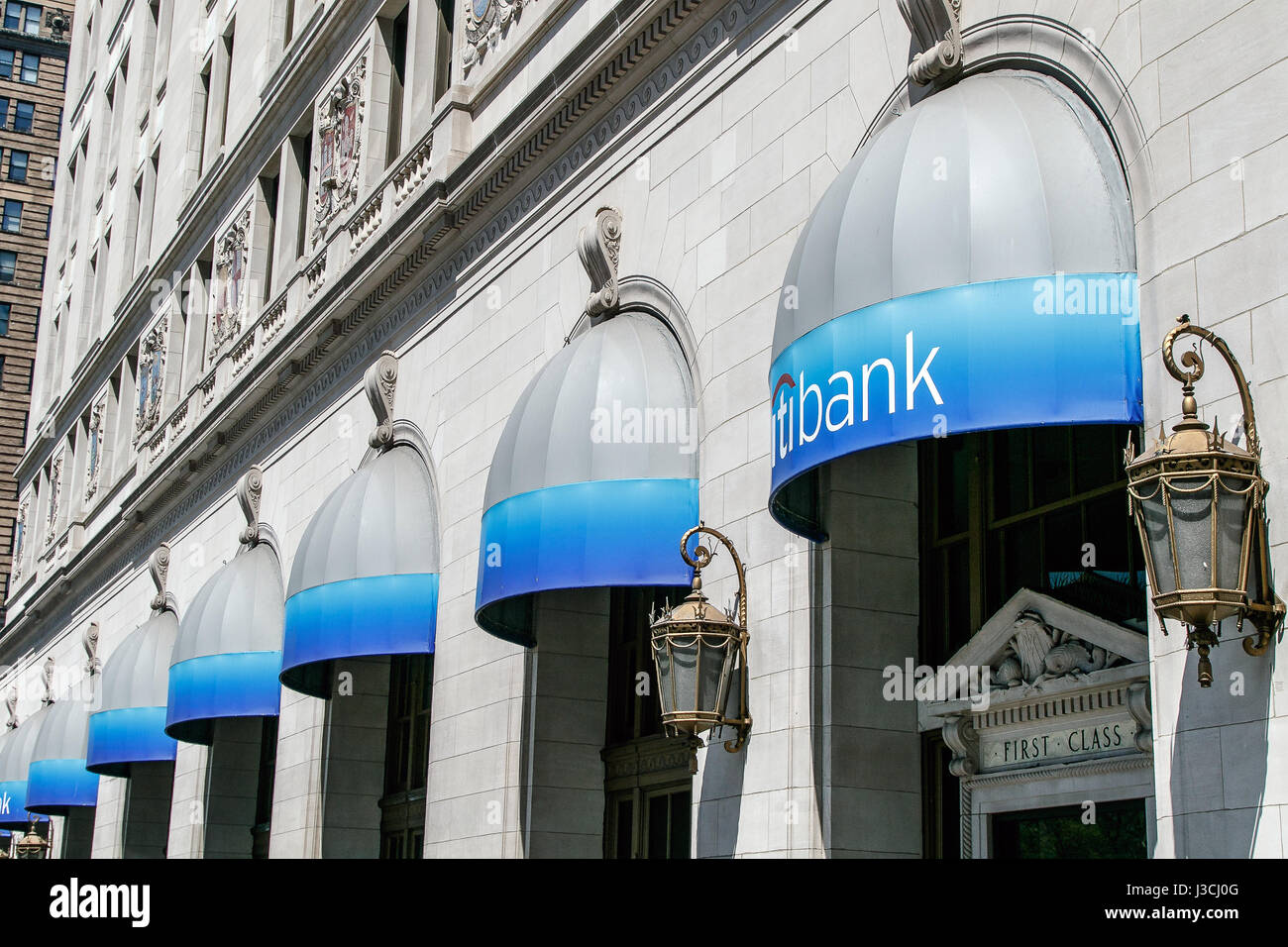 Citibank branch sign hi-res stock photography and images - Alamy