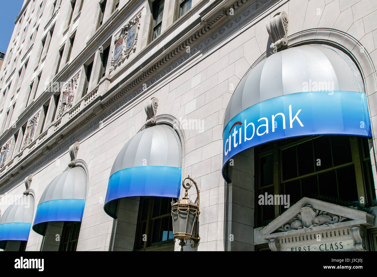 Citibank branch sign hi-res stock photography and images - Alamy