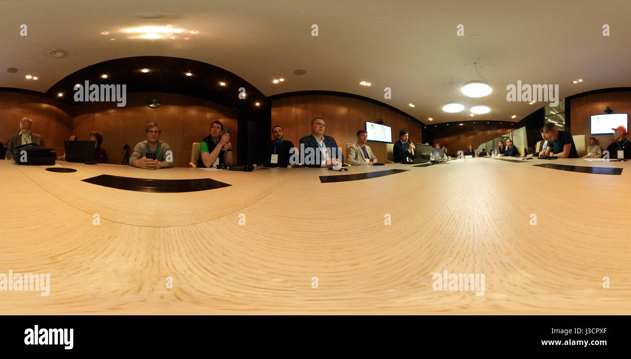 Business people meeting round table hi-res stock photography and images ...
