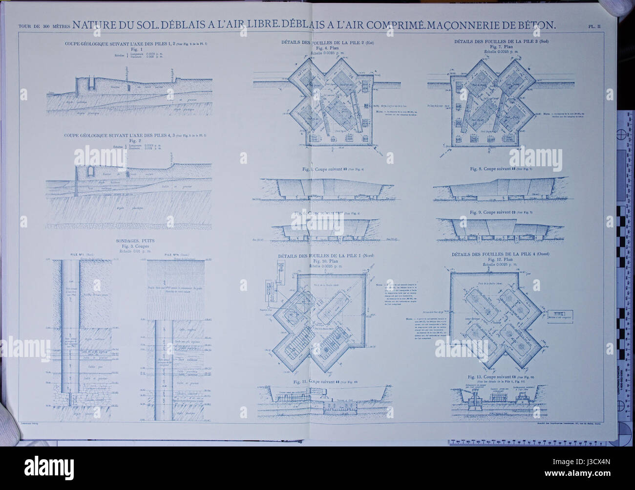 Eiffel tower 1889 construction hi-res stock photography and images - Alamy