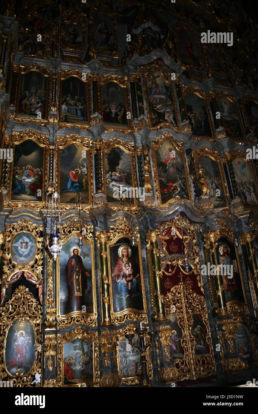 Nave screen hi-res stock photography and images - Alamy