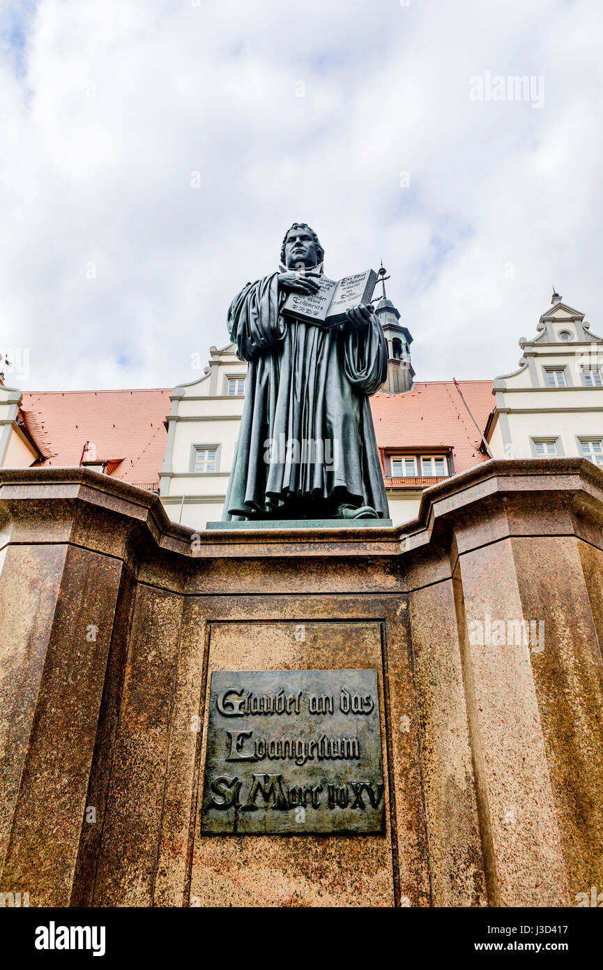 Denkmal für Martin Luther auf dem Marktplatz von Wittenberg; memorial ...