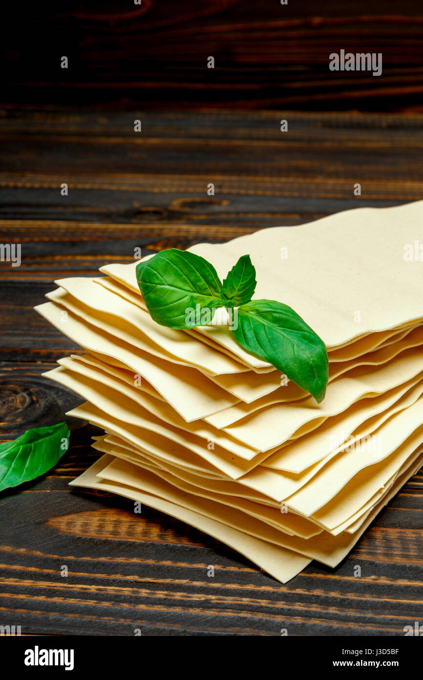 dried uncooked lasagna pasta sheets Stock Photo - Alamy