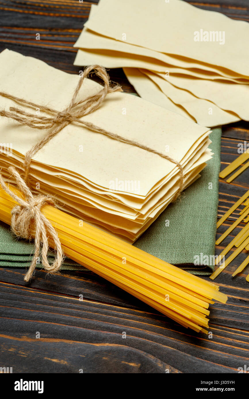dried uncooked lasagna pasta sheets Stock Photo - Alamy