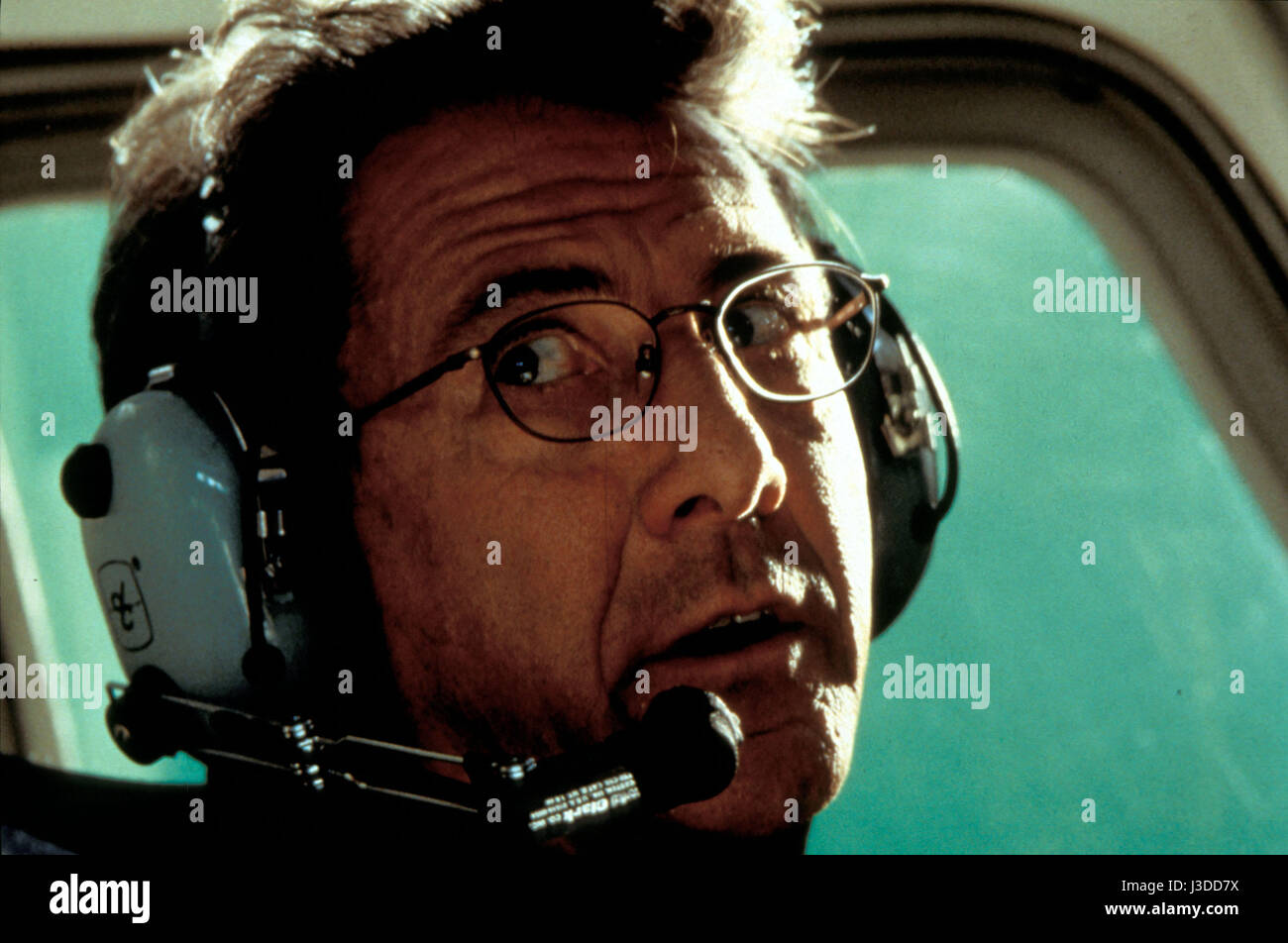 Sphere Year: 1998 USA Dustin Hoffman Director: Barry Levinson Stock ...