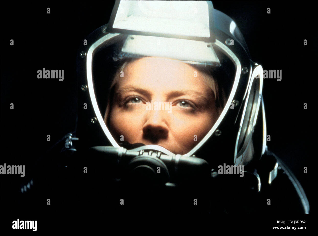 Sphere 1998 sharon stone hi-res stock photography and images - Alamy