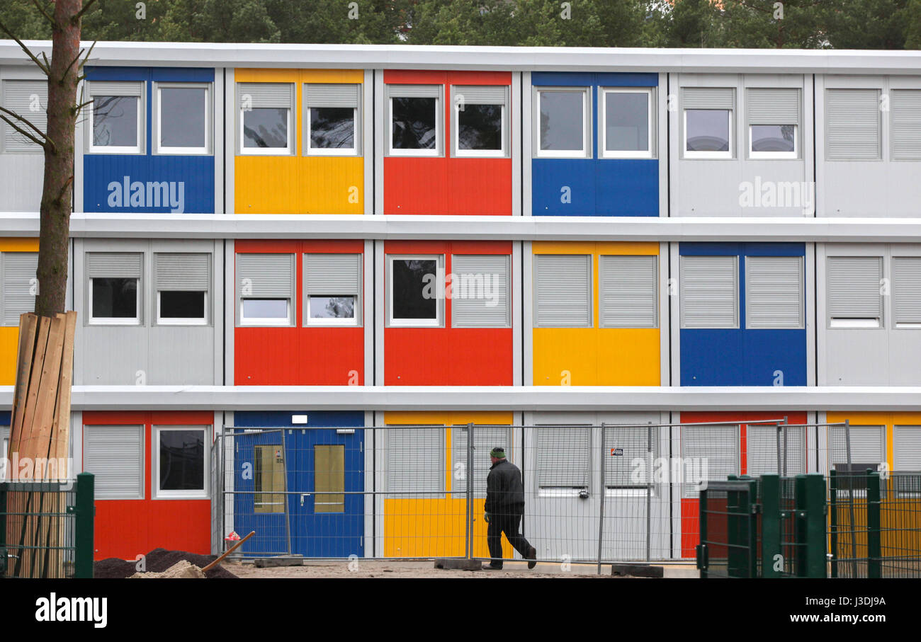 Refugee camp made of containers in Berlin, 2015 Stock Photo - Alamy