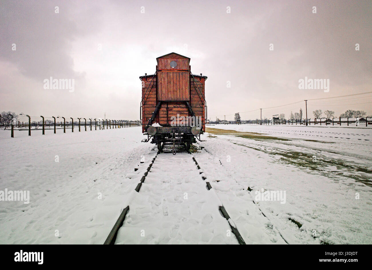 Auschwitz jewish ramp hi-res stock photography and images - Alamy